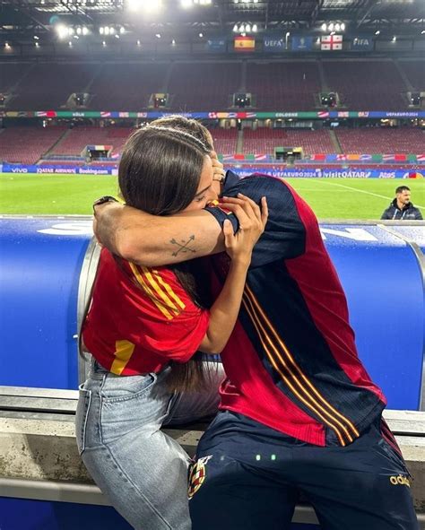 Pin De Michi Ramos Em Football Wags ⚽️ Namorado Jogador De Futebol