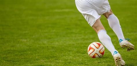 وفاة لاعب كرة قدم عربي بعد معاناة مع المرض