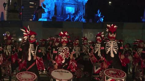 Парад на скелетите даде старт на празненствата за Деня на мъртвите ВИДЕО Nova