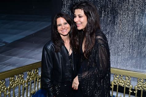 Bianca Comparato Faz Aparição Rara Com A Namorada Estilista