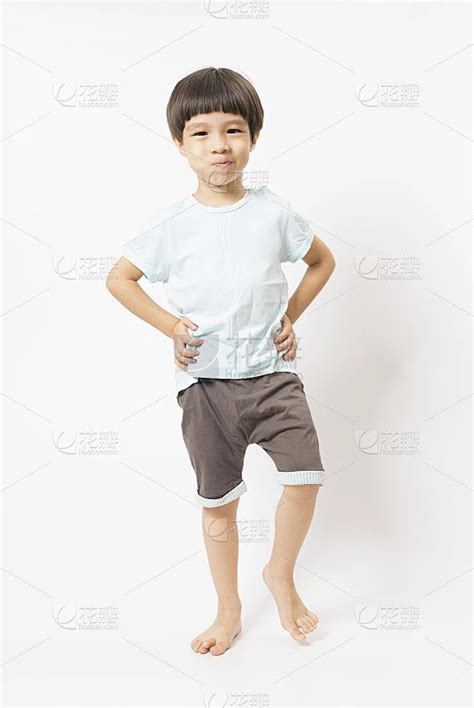 可爱的亚洲男孩与快乐的脸，笑和微笑。素材 花瓣网