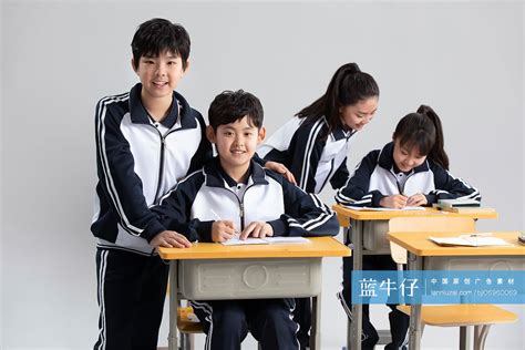 学生在教室学习 蓝牛仔影像 中国原创广告影像素材