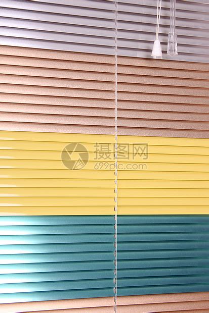 水平百叶窗孤独房间办公室塑料白色窗帘条纹阴影高清图片下载 正版图片320637395 摄图网