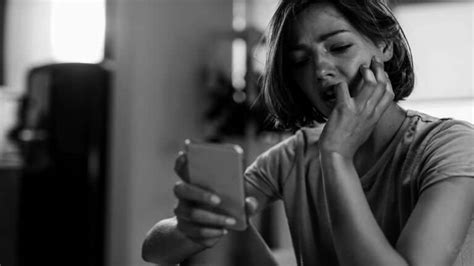 Reasons To Never Text Your Ex And How To Move On Power Of Positivity