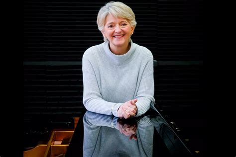 Karon Wright Mbe Samling Institute For Young Artists