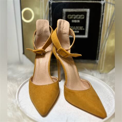 Olivia Ferragamo Shoes Gorgeous Olivia Ferragamo Heels In Mustard