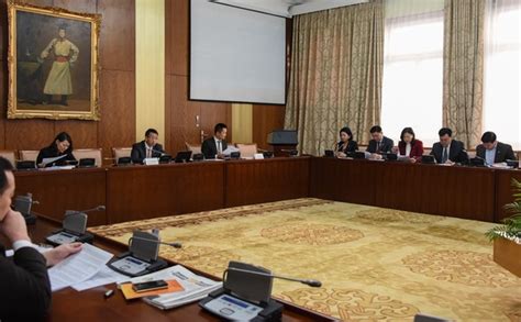 Хөдөлмөрийн тухай хуулийн эцсийн хэлэлцүүлгийг хийлээ