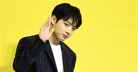 고디바 도산점 매장 Bts 정국 골든 콘셉트로 꾸몄다