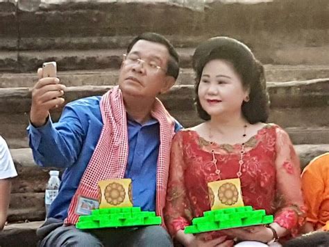 សម្តេចតេជោ ហ៊ុន សែន និងសម្តេចកិតិ្តព្រឹទ្ធបណ្ឌិត ព្រមទាំងគណៈប្រតិភូជាន់ខ្ពស់កម្ពុជាព្រឹកនេះ