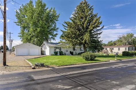 842 E Adams St Powell Wy 82435 ®