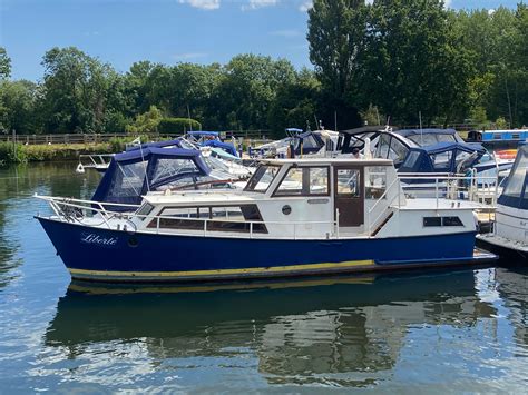 Motor Yacht Dutch Steel River Cruiser 1970 9m Surrey Boatshop24