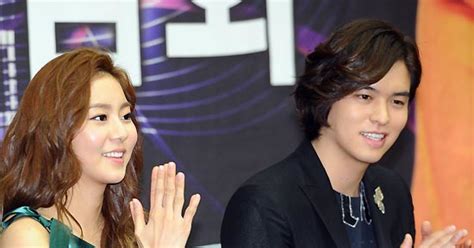 [포토] 이장우 유이 뮤직뱅크 새 Mc 축하해주세요