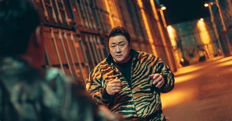 호피 입은 마동석의 주먹 이번에는 통할까 트웰브 8월 공개일 확정