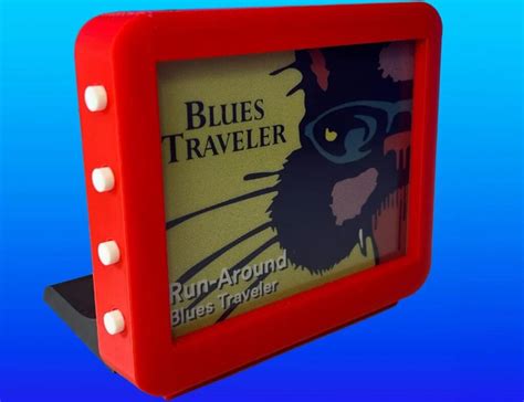 This Raspberry Pi E Ink Project Lets You See Whats Playing On Spotify