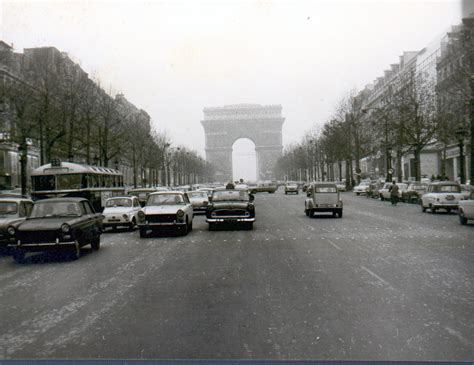 103 076 1962 Paris מכונאים מוטסים טייסת 103