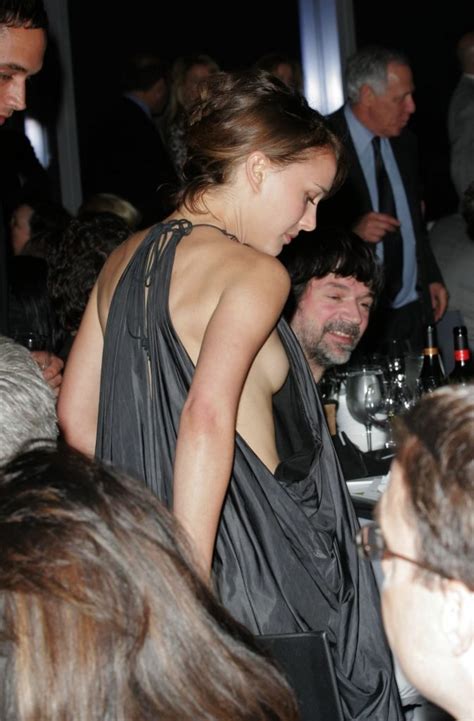 Natalie Portman Braless Thefappening