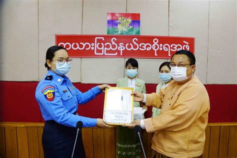 ဗဟိုဝန်ထမ်းတက္ကသိုလ် အထက်မြန်မာပြည် ၌ ဖွင့်လှစ်ခဲ့သည့် သင်တန်းသို့ တက်ရောက် ရာတွင် စံပြသင်တန