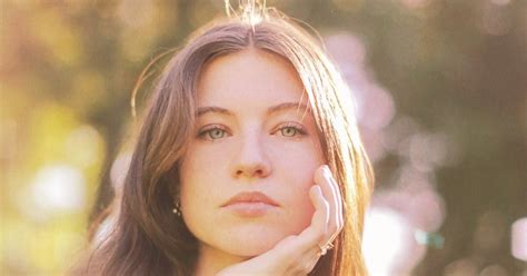 Raychl B Drops A Nostalgic Indie Pop Tune Titled Postcard From Seattle”