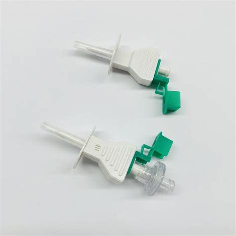 Single Use Mini Vented Transfer Spikes For Intravenous Admixture