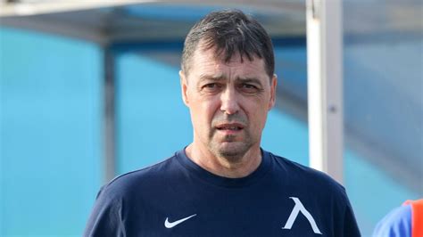 Петър Хубчев Времето ми като треньор мина вече се виждам на по удобни столове