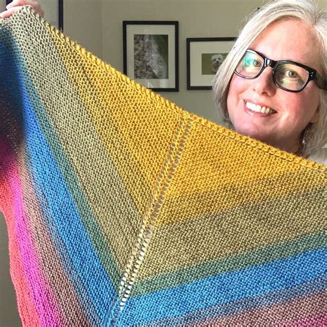 How To Knit An Easy Triangle Shawl Free Knitting Pattern — Blognobleknits