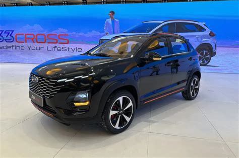 ام‌وی‌ام از ایکس 33 کراس رونمایی کرد