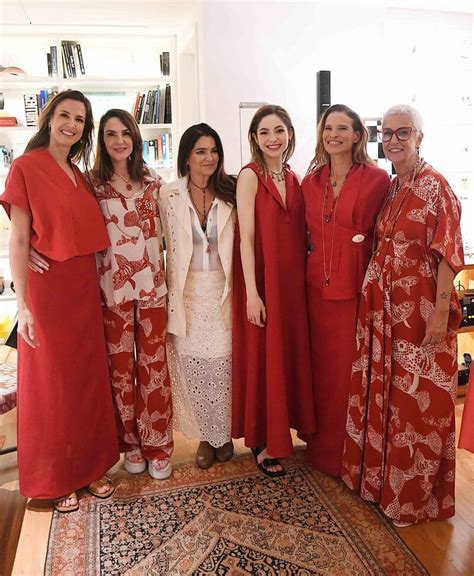 Toia Lemann Faz Desfile Verão 2024 Em Grande Estilo Ontem 04 10 Ze Ronaldo