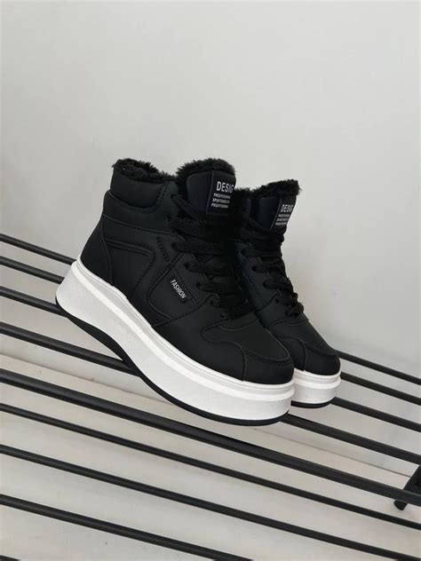 Кроссовки женские зимние — цена 1350 грн в каталоге Кроссовки Купить ...