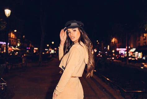 Foto Liburannya Ruby Mae Model Cantik Dan Kekasih Dele Alli