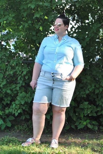 [image Description Two Photos Of A Woman Standing Tumbex