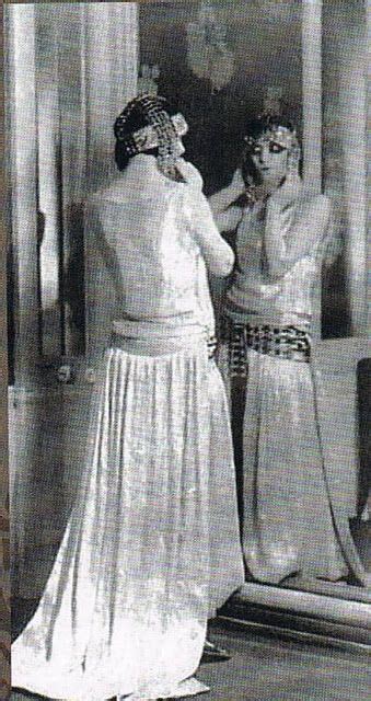 Victorian Beauties 31 Interesting Photos Show Ladies In Front Of