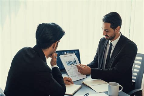 How To Choose A Financial Advisor In 2025