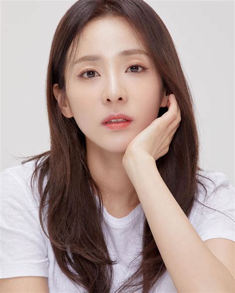 Sandara Park Hat Etwas Auf Instagram Gepostet „산다라박 2020 새 프로필사진