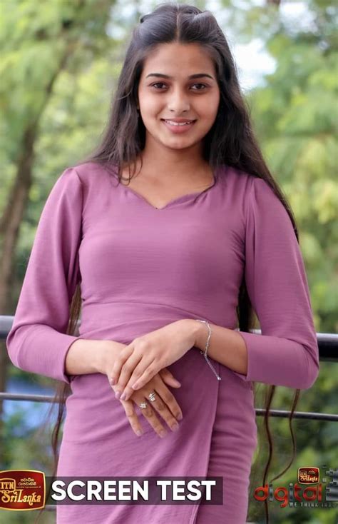 නැට්ටිච් චි කොන්ඩෙි දිග කෙල්ලක් කියනේ ඉතින් 😍 📷 මුල්