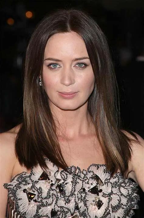 28 Stunning Long Hairstyles For Round Faces That You Can Try Today