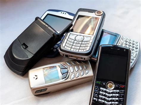La Generación Z Y Su Preferencia Por Los Celulares Sencillos Dumb