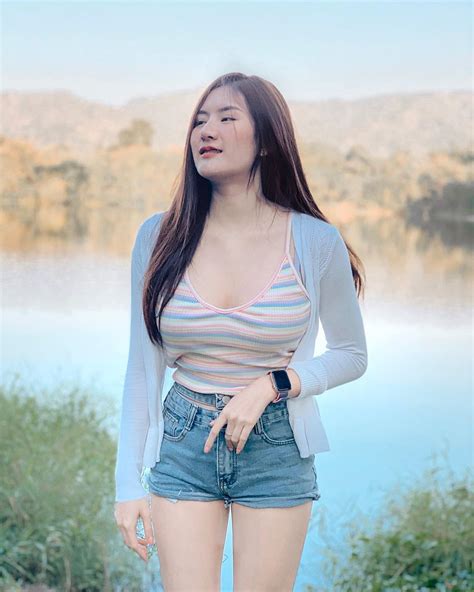 17 Cantik Manis