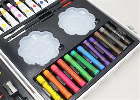 Набор художетвенный для детского творчества в Деревянном чемодане из 50 предметов фото отзывы