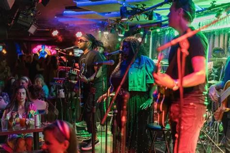 8 Historic Nyc Music Venues Still Hosting Live Performances