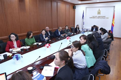 Л Энх Амгалан Нийгмийн үйлчилгээг халамж зайлшгүй шаардлагатай өрх иргэнд олгоно