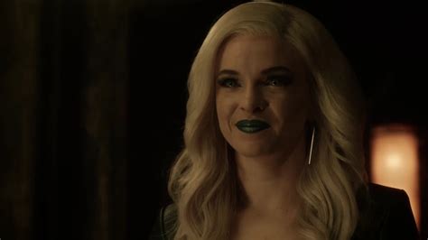 Caitlin Snow Earth 2 Arrowverse Wiki Fandom