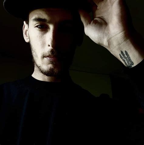 𝕄𝕠𝕟𝕤𝕥𝕣𝕠𝕦𝕤 Cdox Medium