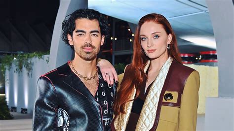 Sophie Turner And Joe Jonass Relationship Timeline From Dm To Divorce