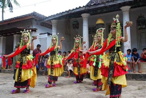 Muang Sangkal Dance Traditional Dance From Madura My Indonesian