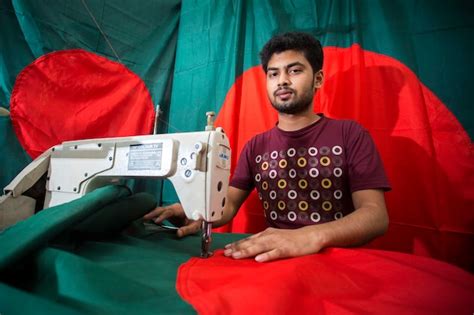 Bangladesh 09 De Dezembro De 2017 Md Rashed Alam Um Jovem Alfaiate