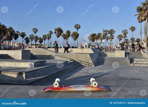 The Venice Beach Skatepark Editorial Photo Image Of Artists 152754616