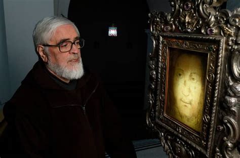 Could The Veil Of Manoppello Be The Face Of Jesus The Catholic Weekly