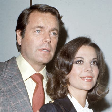 Robert Wagner Shares Rare Natalie Wood Wedding Photo On 68th