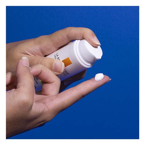 ANTHELIOS AGE CORRECT SPF50 Sunscreen La Roche Posay - Perfumes Club