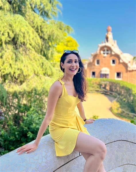 Nidhi Goel New R Thighzone